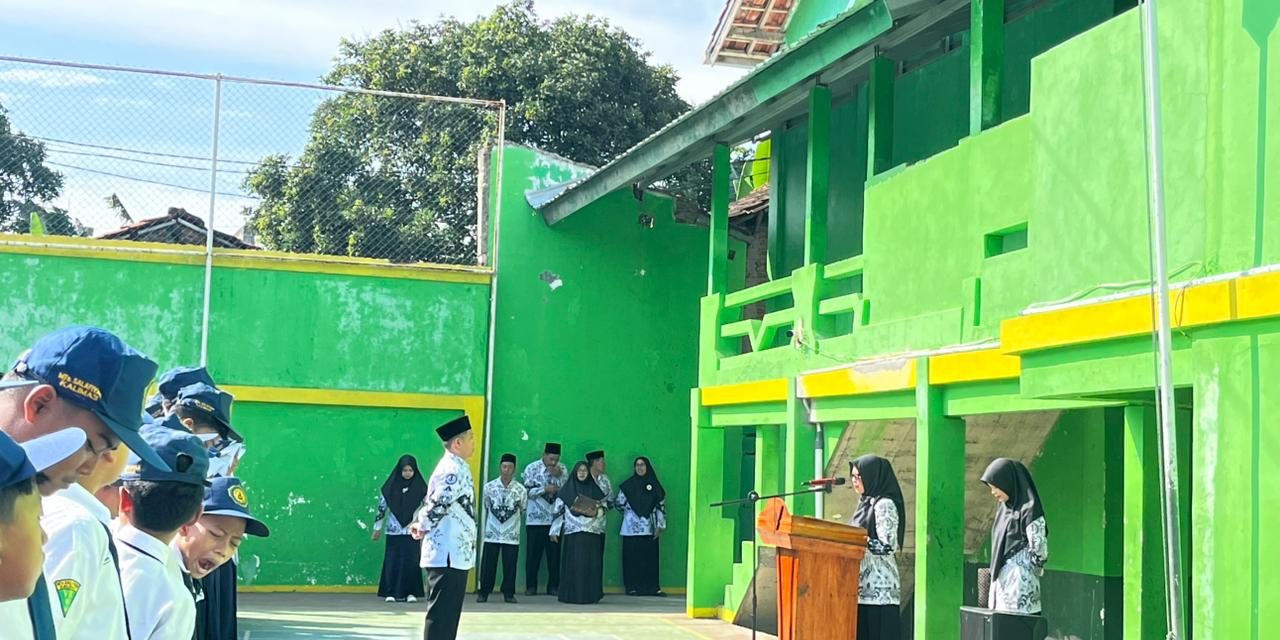 Upacara Peringatan HARI GURU NASIONAL 2025 ”MTs SALAFIYAH KALIMAS” | MTs Salafiyah Kalimas